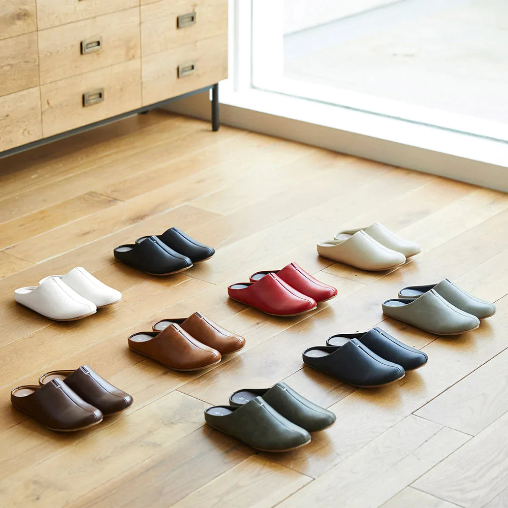 [IN-STOCK] FRONTIER ROOM'S SLIPPERS – HOW Furniture