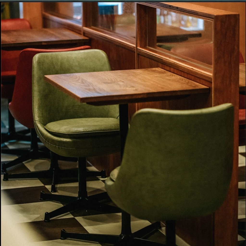SWITCH - COMET CHAIR – HOW Furniture