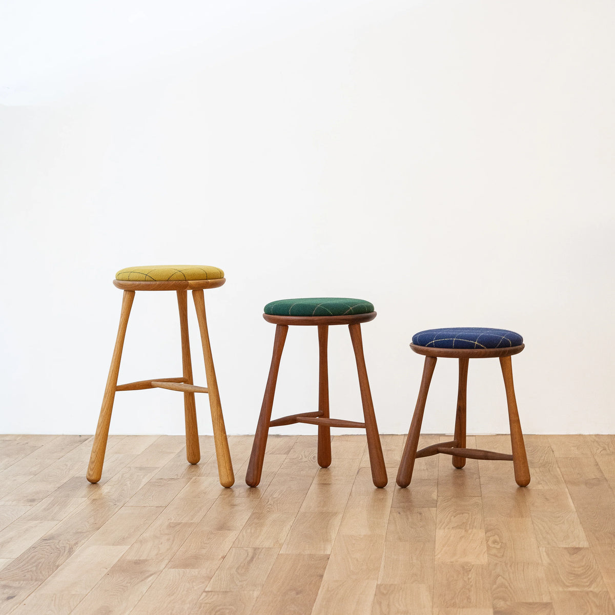 YOSHIKEI - BOW STOOL – HOW Furniture