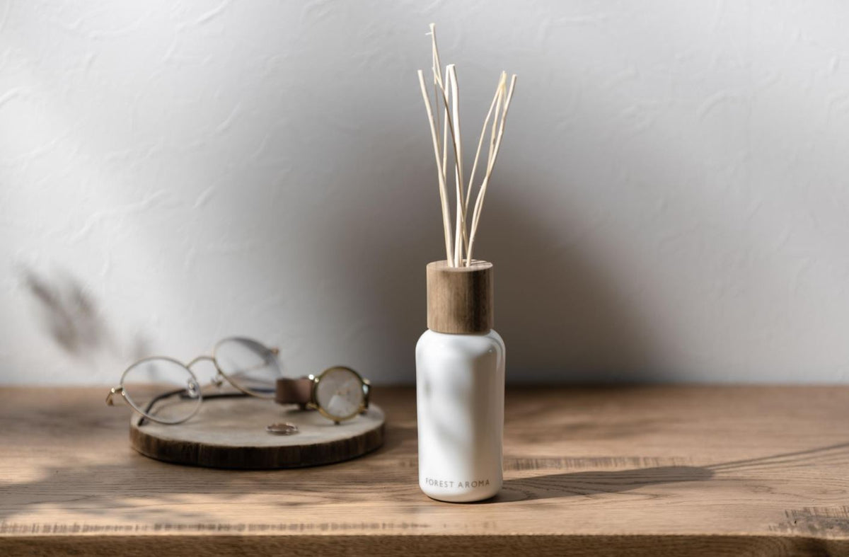 KUSU HANDMADE FOREST AROMA HOLY FOREST + WOOD DIFFUSER SET – HOW Furniture